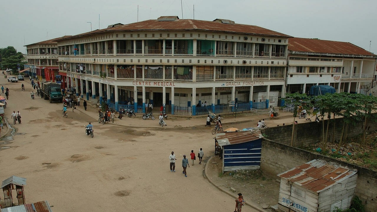 Travel to Kisangani: visit Kisangani, Boyoma Falls, Wagenia fishermen ...